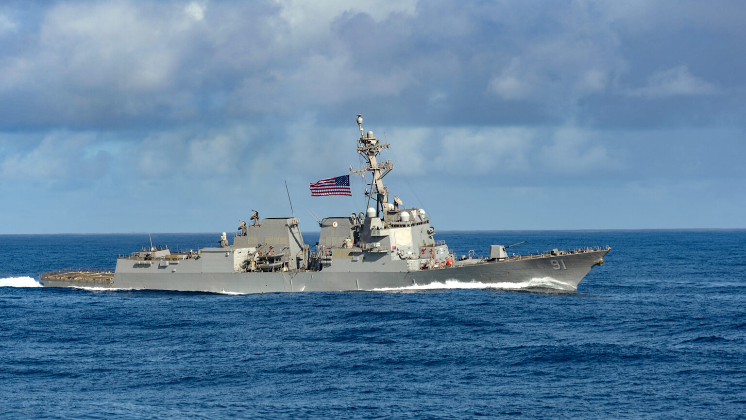 US Navy's destroyer tests Aegis combat system to track hypersonic ...