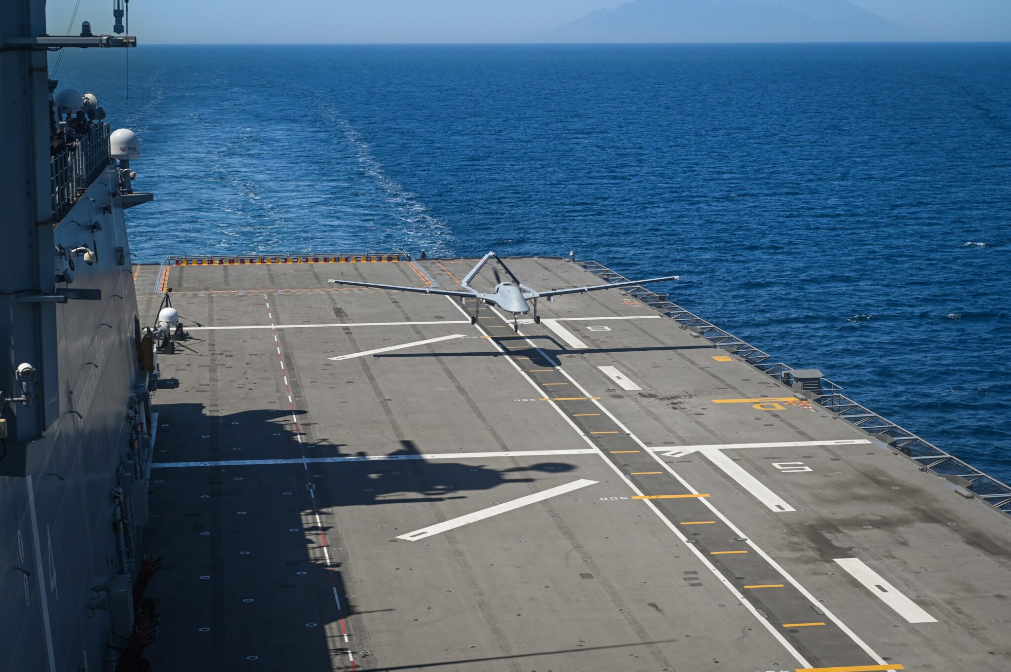 Türkiye’s Bayraktar TB3 completes another set of ship-based trials on ...