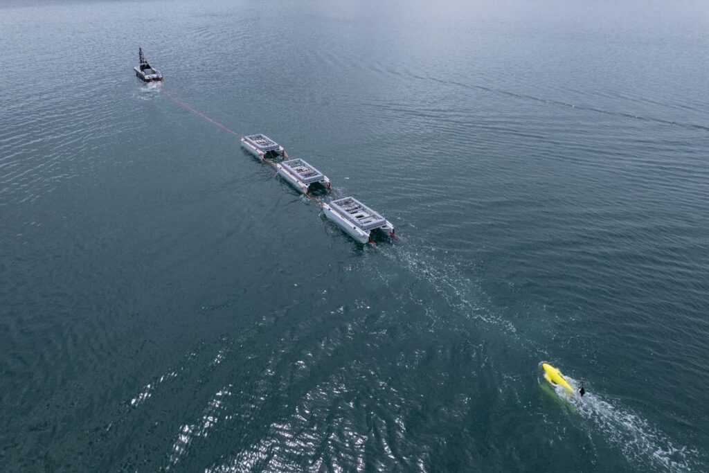 Royal Navy rolls out new crewless mine hunting systems - Naval Today
