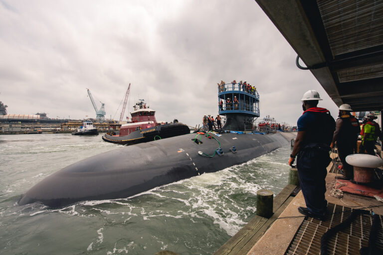 HII splashes Virginia-class submarine USS Arkansas (PHOTOS) - Naval Today