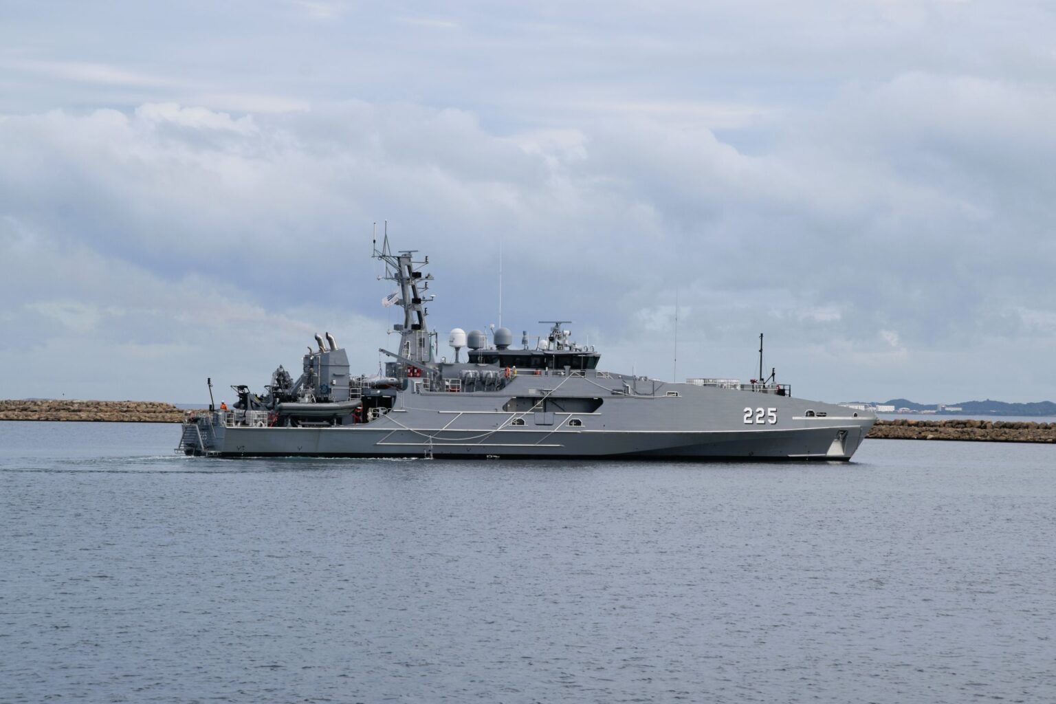 Australia's new evolved Cape-class patrol boat wraps up sea trials ...