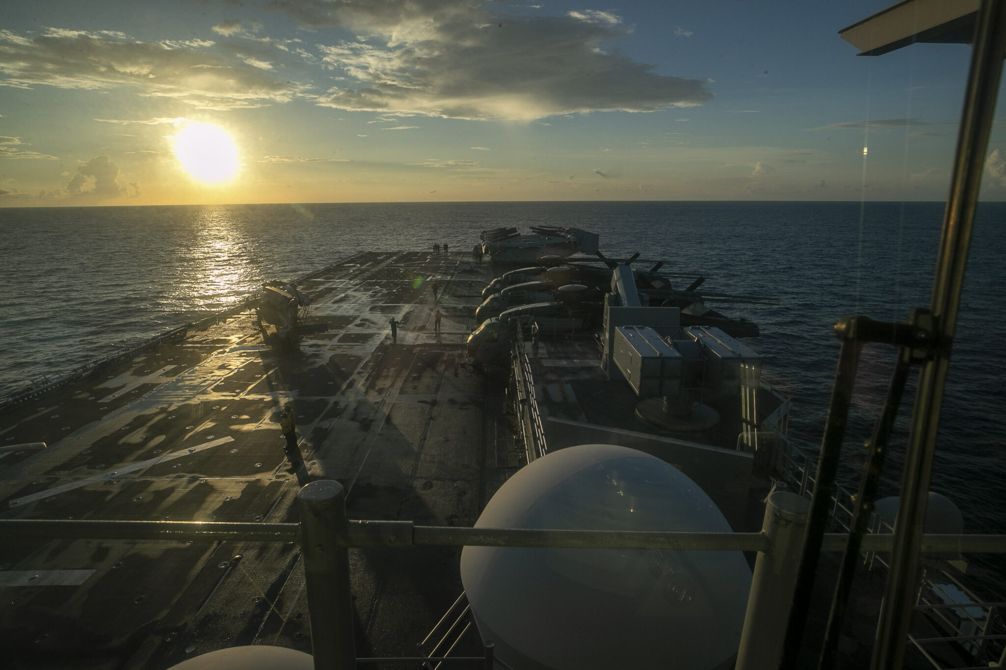 US Navy's amphibious warship reaches Middle East - Naval Today